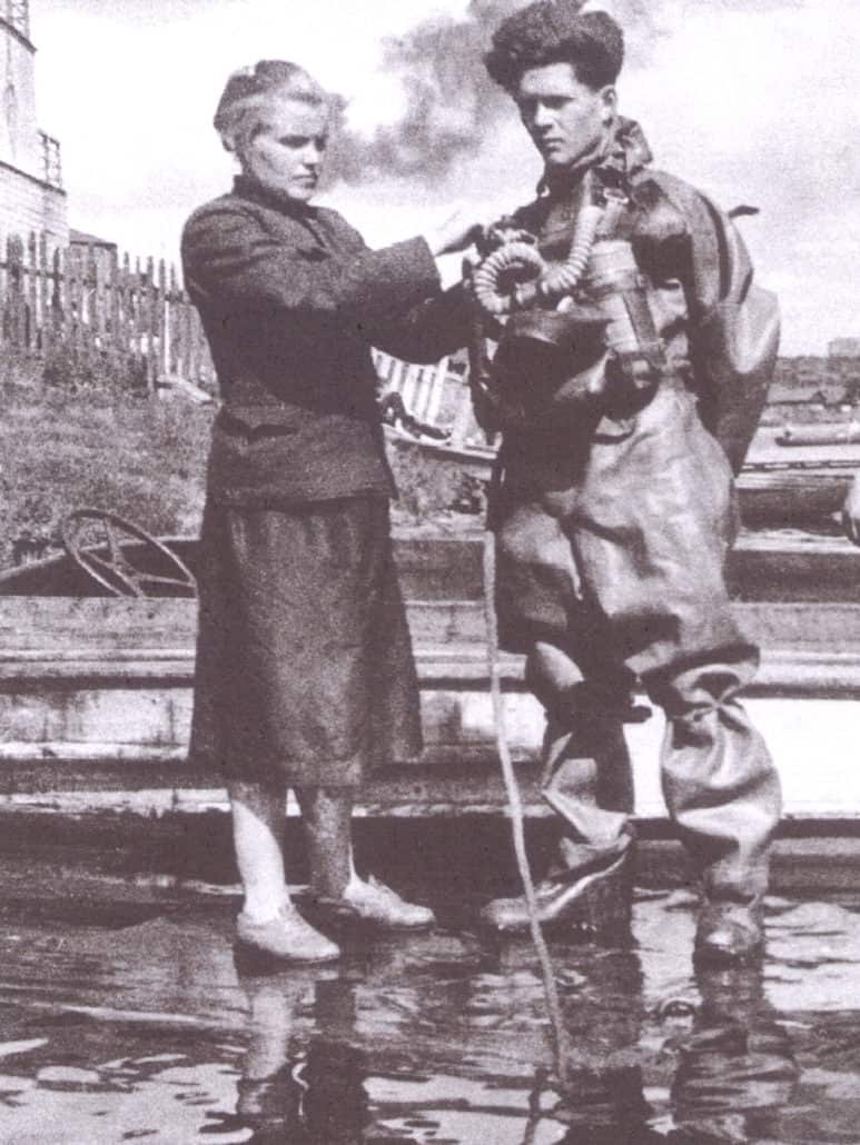 Historical Diving Society | Female Russian Divers of WW2 by Des Williams